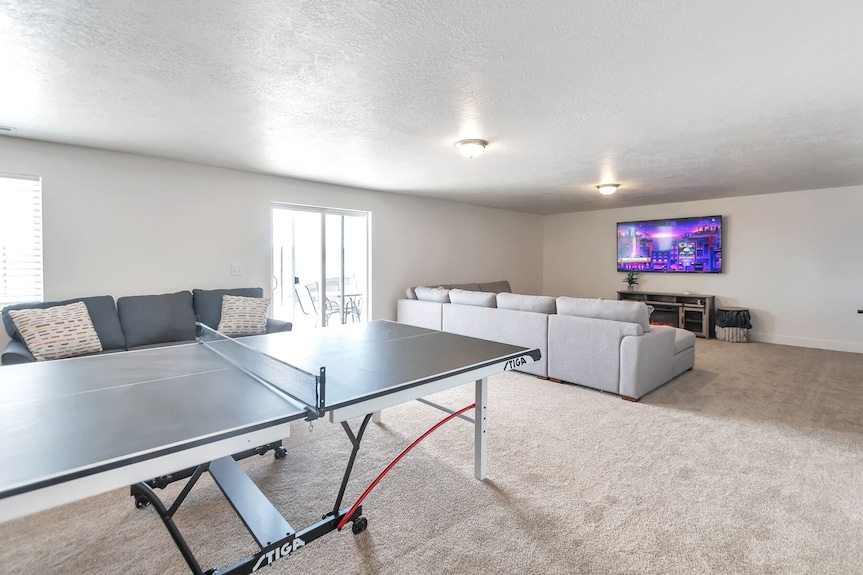 Brand New 9 Bed 6 Bath House With Beautiful Lake View And Pickleball Sport Court - ユタ州