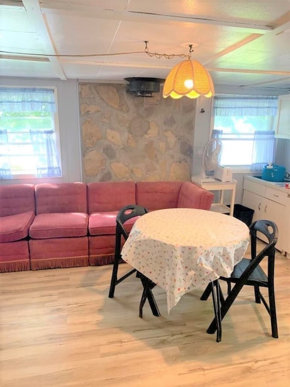 Paradise Cedar Deluxe Lakefront View 2 Bedroom - Ontario