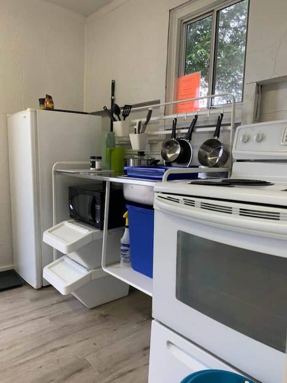 Lake View Family Hideaway 1 Bedroom, Sleep 2 - Ontario