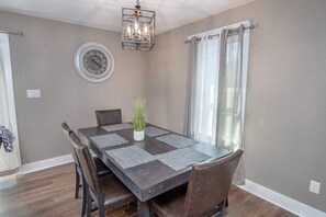 Casa (3 Bedrooms) | Restaurantes