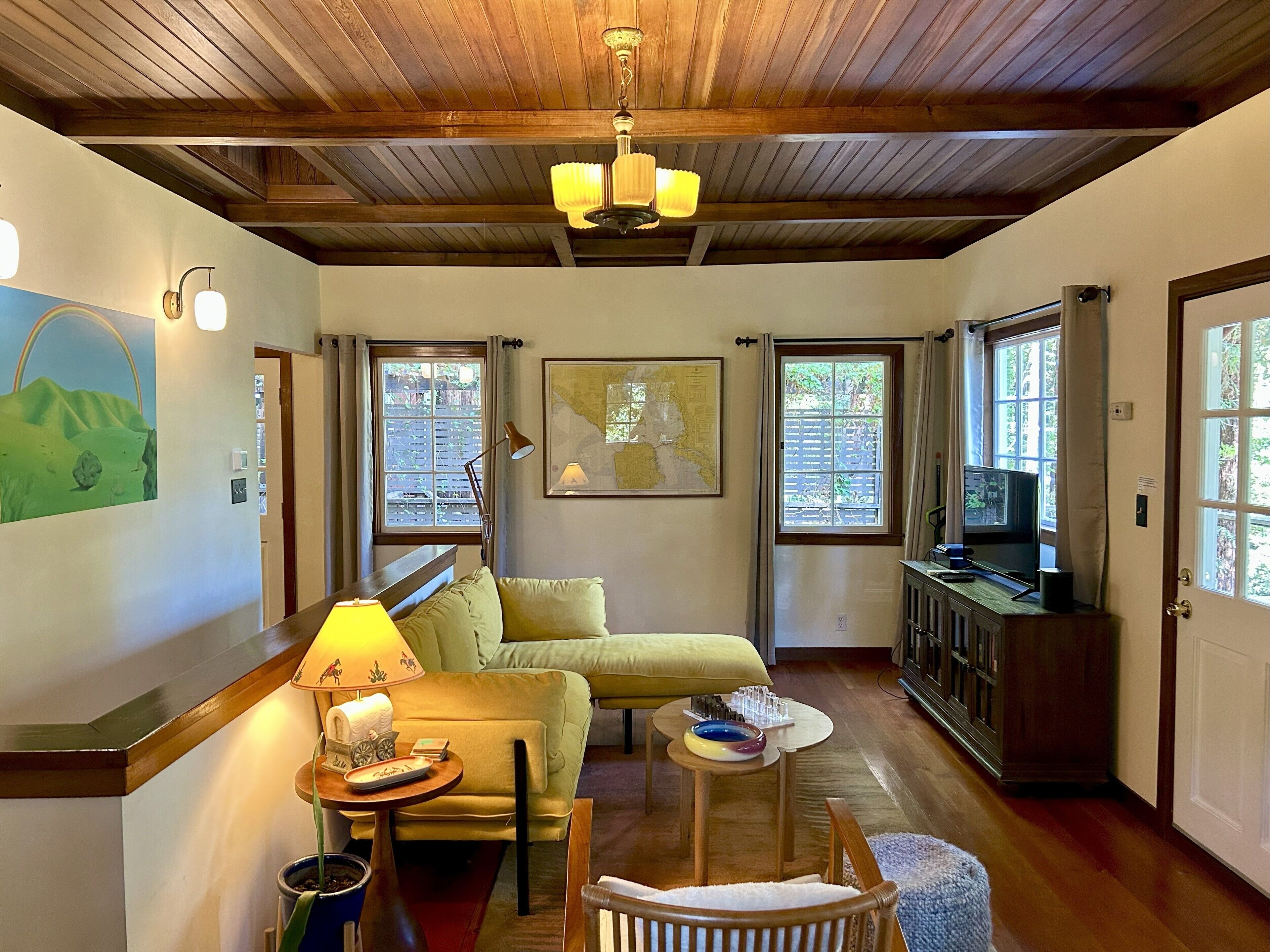 Wanderwood ~ Peaceful Cabin, Tastefully Decorated, Close To River, Wineries - Guerneville, CA