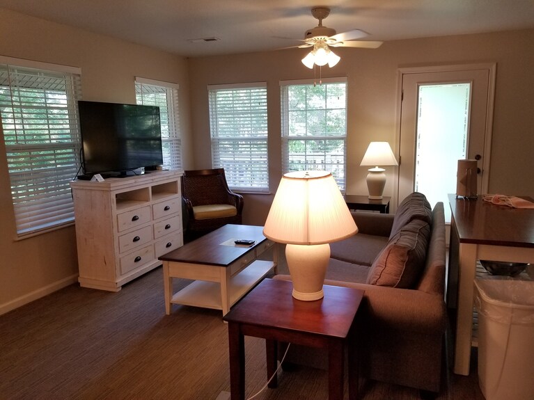 Diamond Resorts. One Bedroom, One Pull Out Queen Couchone Bath, Sleeps 4 Adults. - Kitty Hawk Beach