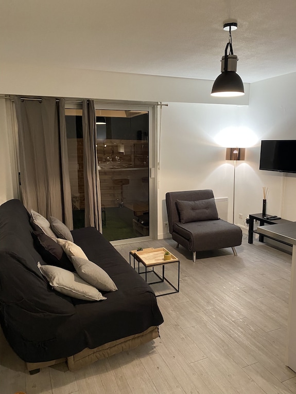 Agréable Studio Moderne Avec Piscine Et à 8 Minutes De La Mer à Pied - ibis Styles Antibes Juan Les Pins