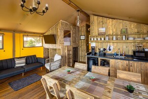 Glamping Tent-2 Bedroom Tent | Wi-Fi de cortesia, roupa de cama