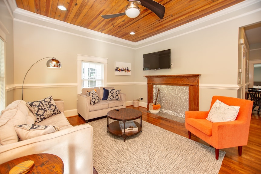 Bungalow Near Duke And Downtown Durham - Duke University, Durham