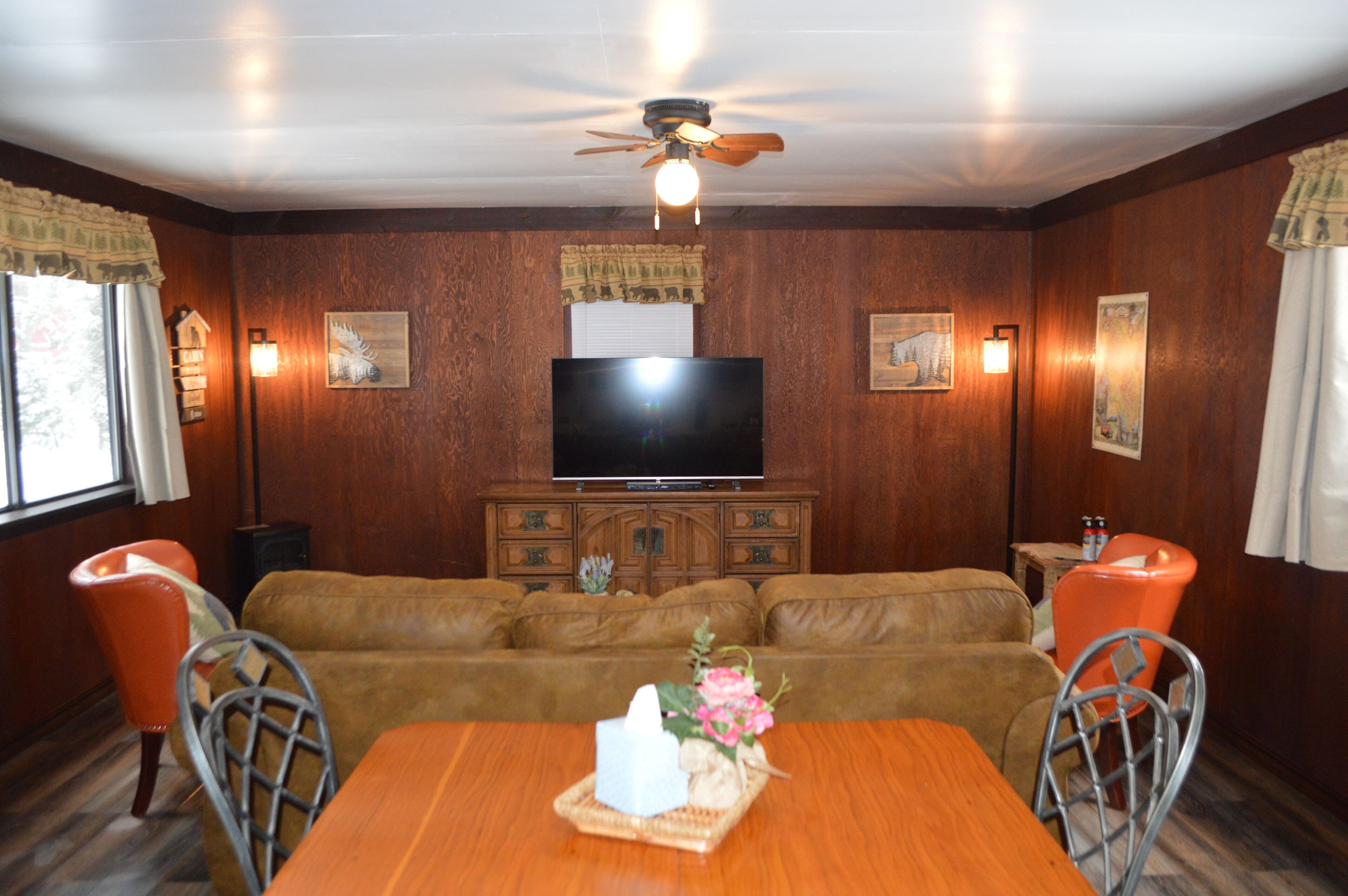 Entire Bear Den (Cozy Cabin) Close To Glacier - Glacier County