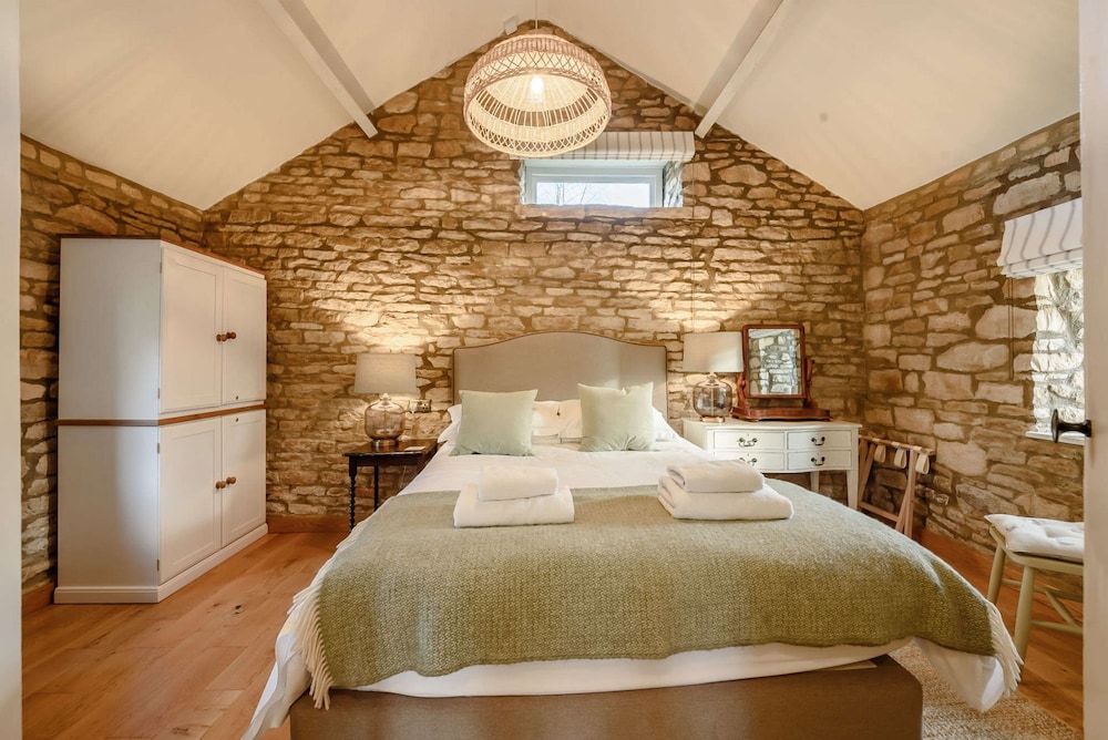One Bedroom Dog Friendly Cotswold Holiday Cottage - Oxbow Cottage - Moreton-in-Marsh