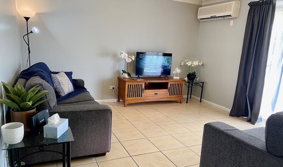 Bribie Island Escape Walk To Beach, Parks & Cafes | Pets Welcome - Queensland