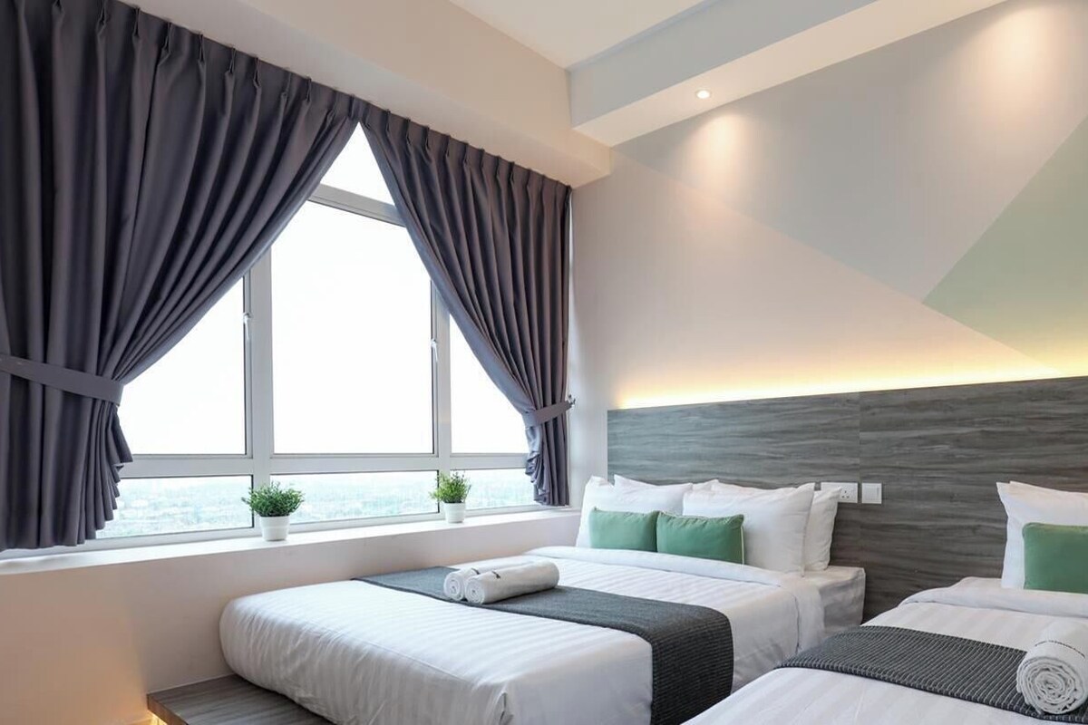 Apartamento Exclusivo | Roupa de alta qualidade, secretária