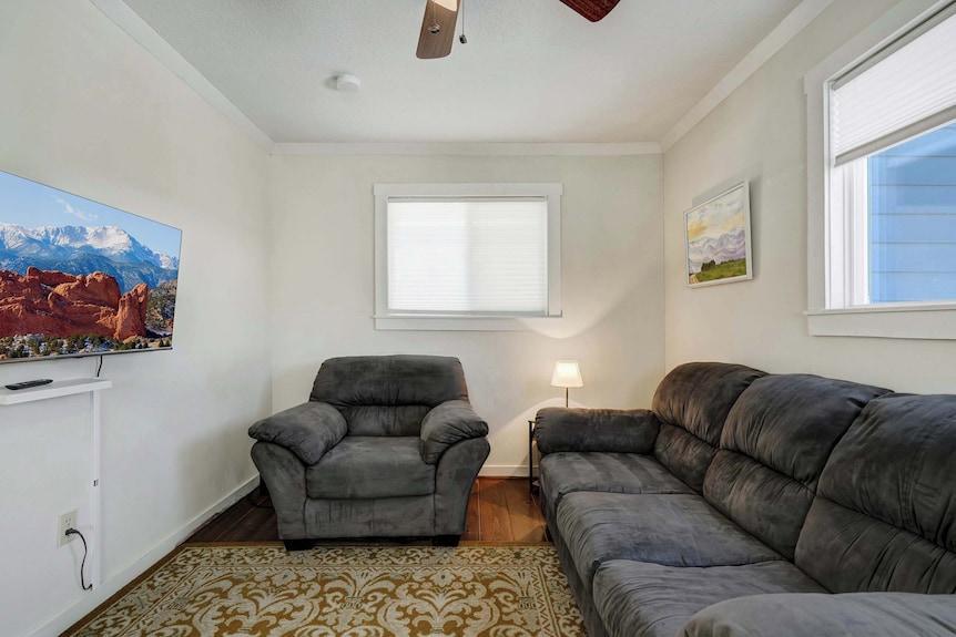 Old Colorado City Dog Friendly Fenced Yard & Patio - Colorado