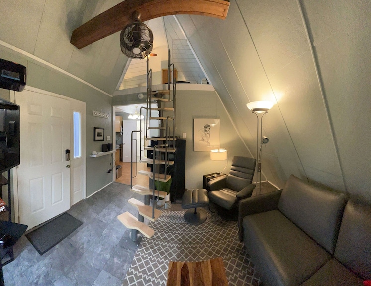 Relaxing, Cozy & Secluded One Loft Bedroom A-frame W/ Private Summer Pool - Ohio