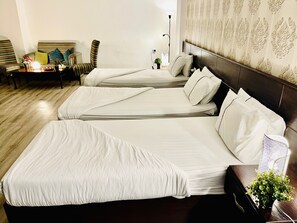 Quarto Deluxe, 3 camas individuais | Roupa de alta qualidade, edredões de penas 