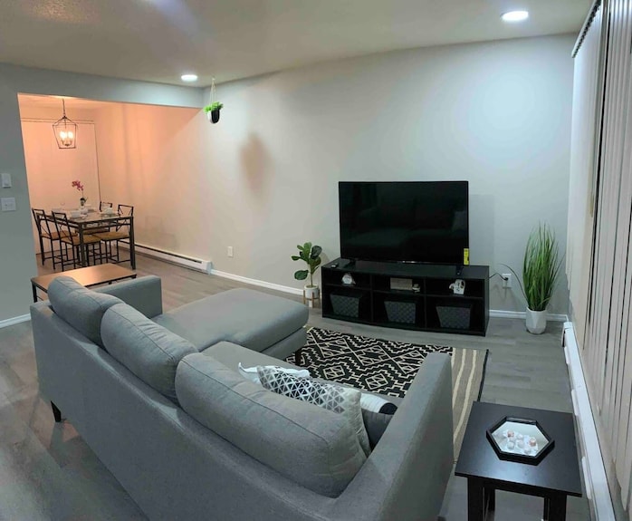 Great Location 2bd/1bth Unit W/ Pvt Backyard - Tacoma