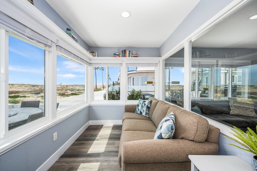 1 Bedroom Apartment In The Back Of Our Oceanfront Home - Newport Beach, CA