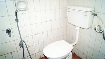 Um polibã, artigos de higiene pessoal grátis, toalhas fornecidas