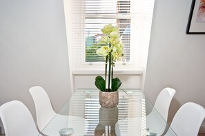 Apartamento executivo | Opções para refeição no quarto