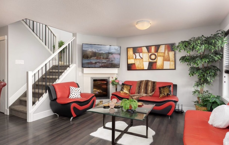 Cheerful And Beautiful 3 Bedroom House Close To Lake - Alberta