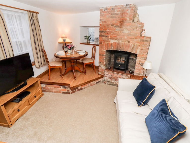 5a Waterfall Way, Character Holiday Cottage In Medbourne - Northamptonshire