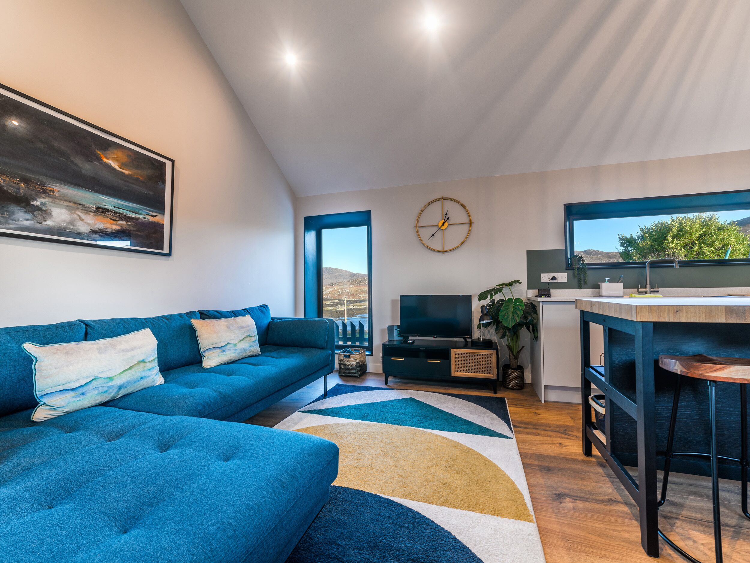 Beinn Mhor View, Family Friendly, With A Garden In Lochboisdale - South Uist