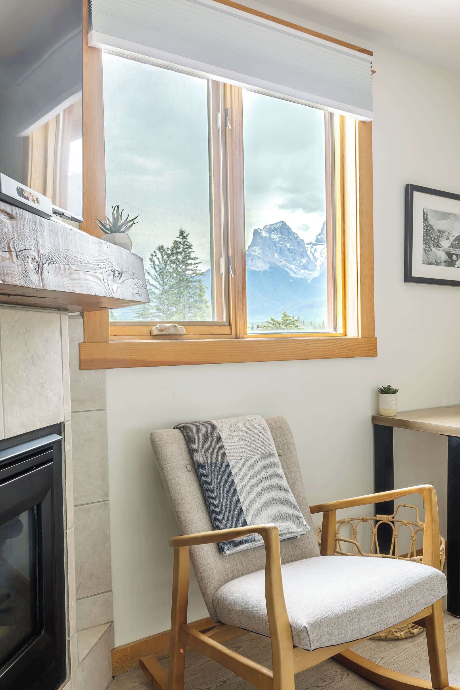 Morningside - Pet Friendly, 180° Mtn Views - Canmore