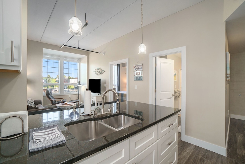 Downtown Waterview Condo At Edgewater - Manistee, MI