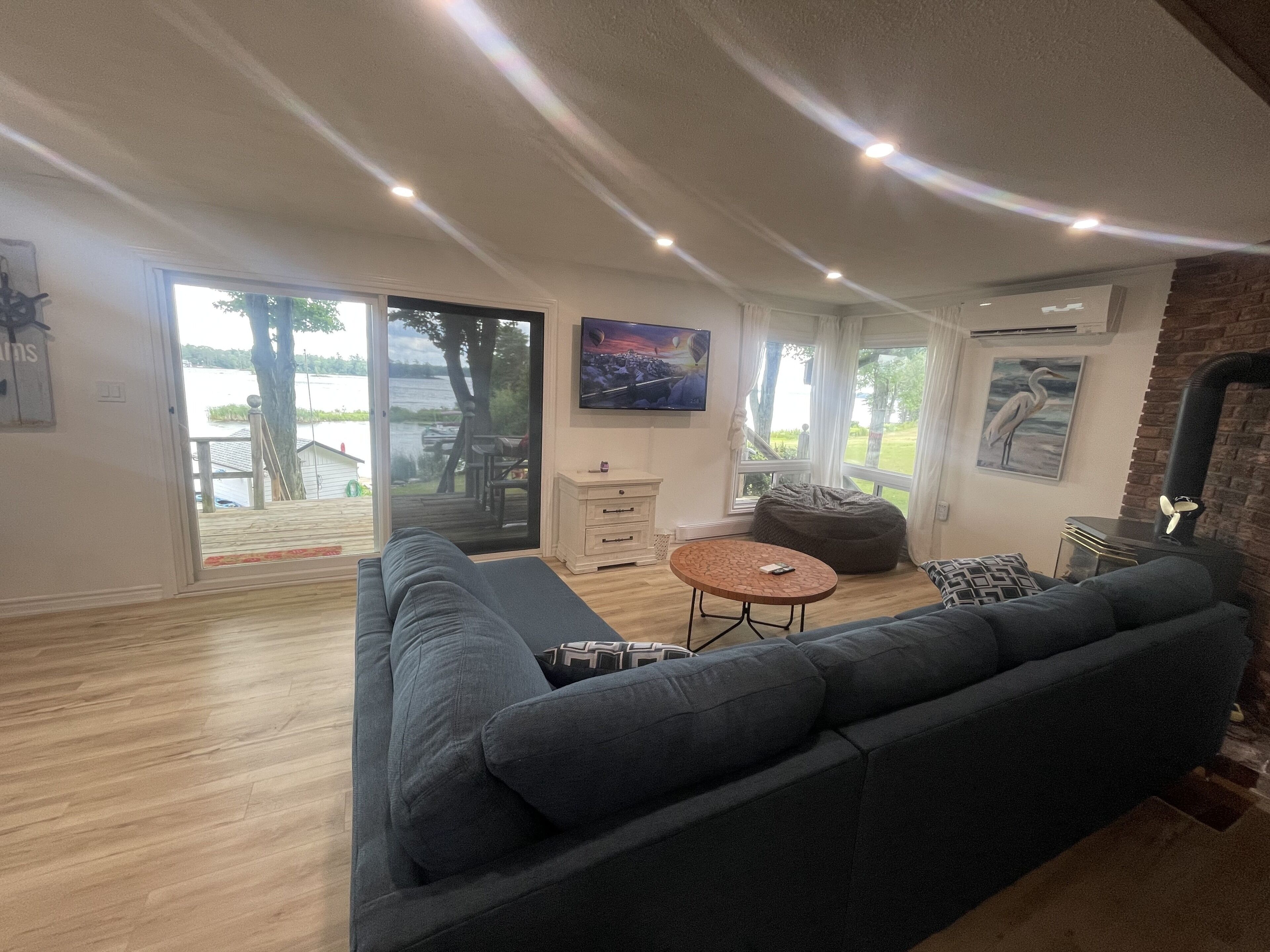 Bobcaygeon Waterfront + Pool + Hot Tub + Dock +Bbq - Kawartha Lakes