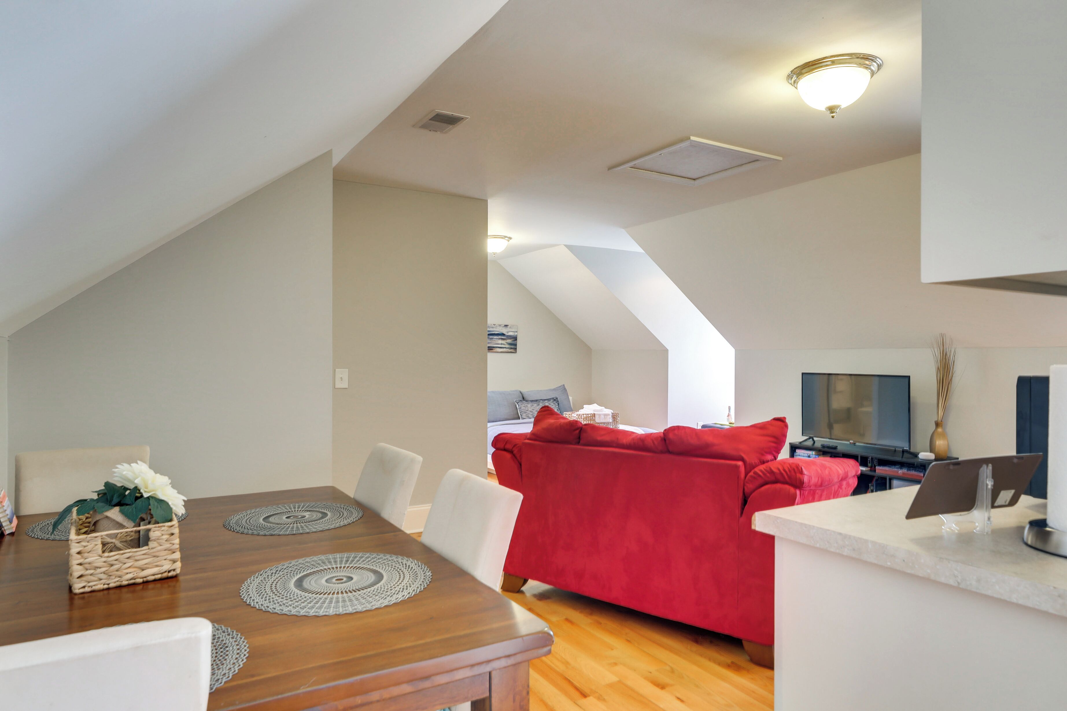 4 Mi To Dtwn: Simplistic Summerville Studio - Summerville, SC