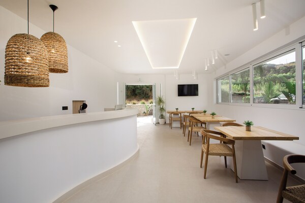 Stay Helios - Aparts & Pool Suites - Faliraki