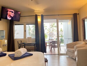 Suite-Estúdio Deluxe | Lençóis de algodão egípcio, roupa de alta qualidade, cofre no quarto