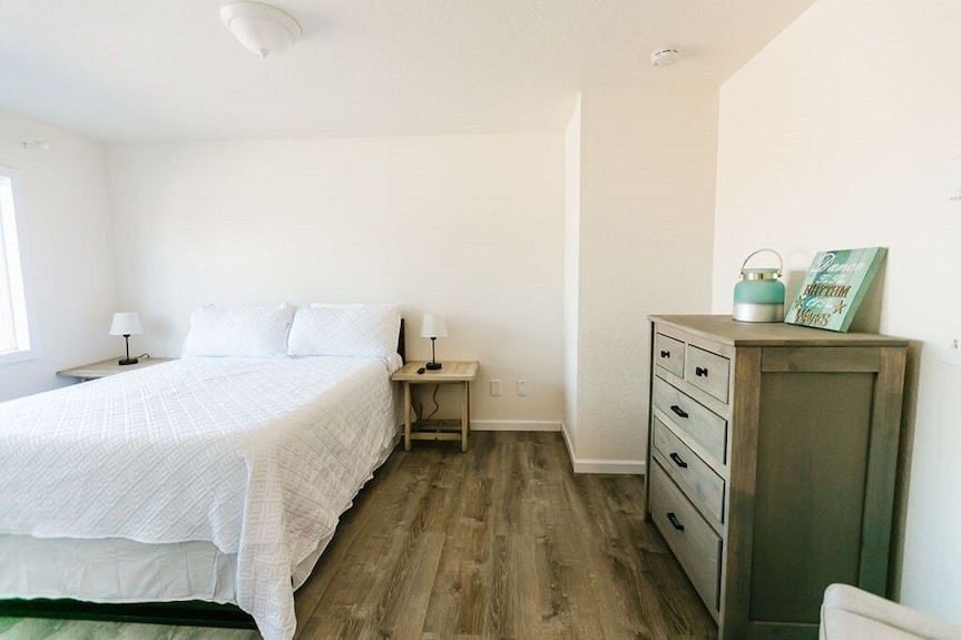 Cozy 2 Bedroom With Full Kitchen One Block From The Ocean!! - Redwood National and State Parks