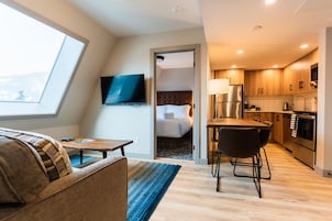 Apartamento Superior, 2 quartos (Superior King Two Bedroom Apartment) | Sala de estar