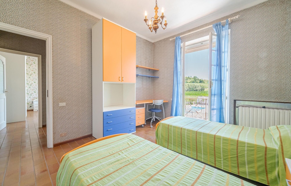 Nice Home In Asti With Jacuzzi - Asti