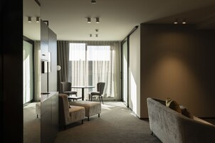 Suíte estúdio (Mayfair) | Área de estar | Smart TV 55 polegadas com canais a cabo, TV, tablet