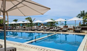 Piscina interior, piscina exterior 