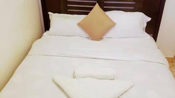 2 quartos, roupa de cama fornecida