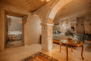 UZUMLU ROOM | Roupa de alta qualidade, minibar, com decoração personalizada 