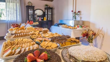 Pequeno-almoço tipo buffet diário incluído