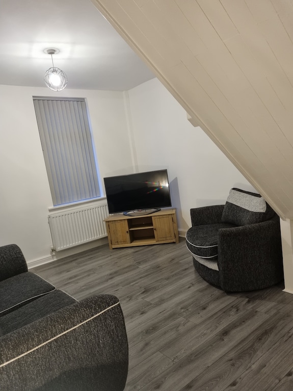 Spacious And Modern Town House Close To The Lake District - Barrow-in-Furness