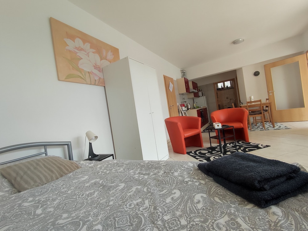 Small But Nice. 2 Room Apartment In Heroldstatt - Laichingen