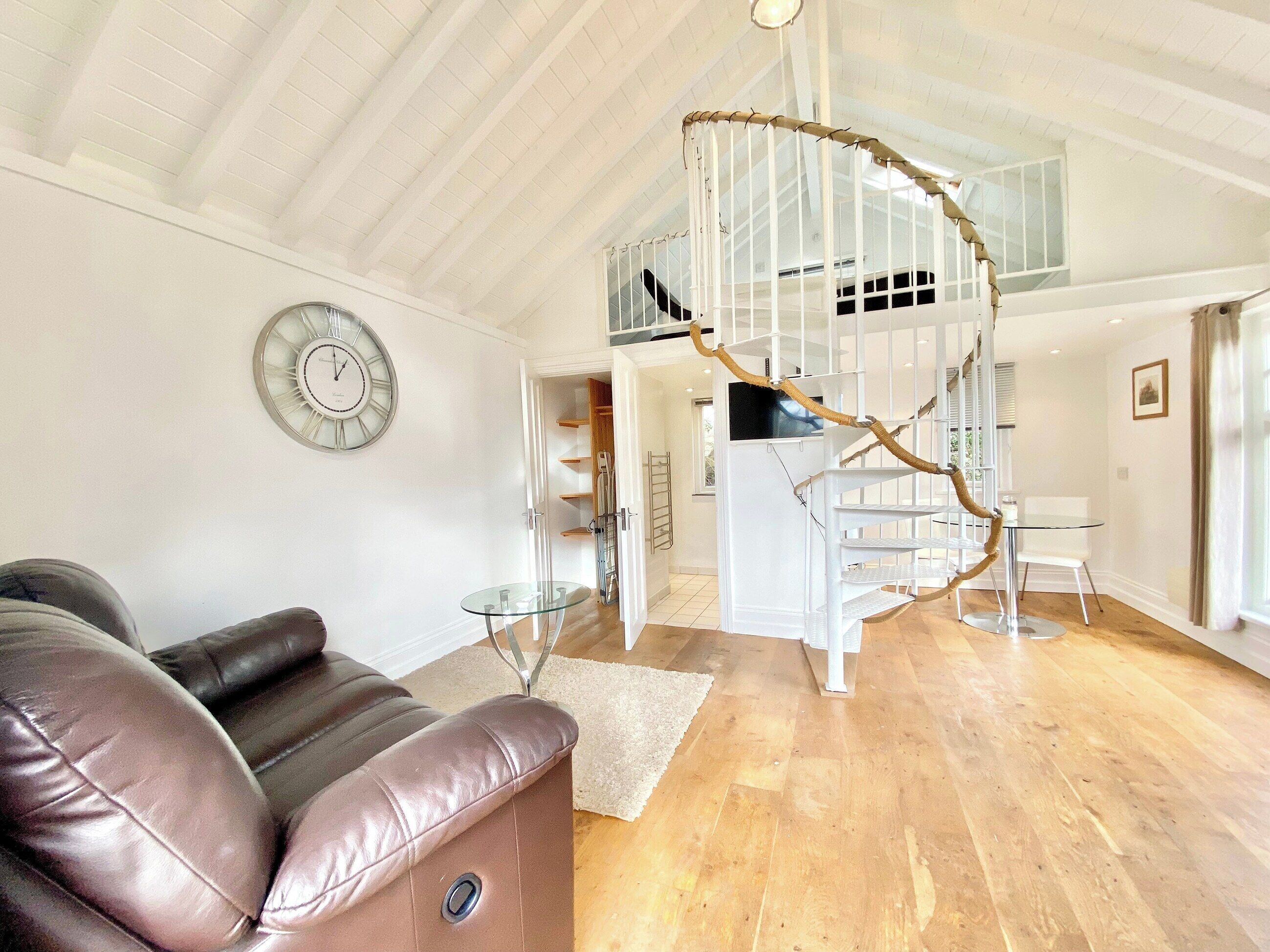 The Hazeling Hideaway - Nailsworth