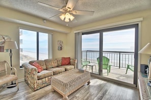 Condo, 1 quarto, sacada, de frente para o oceano (806) | Fachada