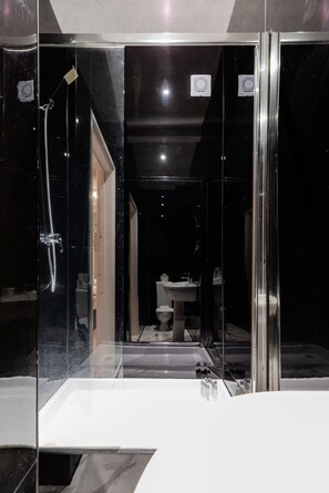 Suite Clássica, casa de banho anexa