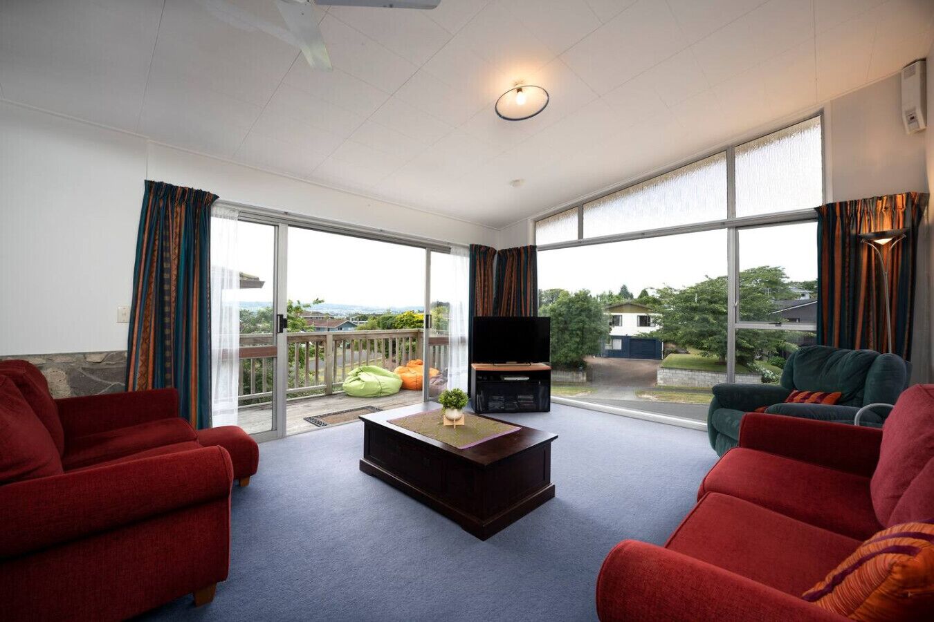 The Family Hub With Wifi And Pets,  Covered Outdoor Entertaining Area With Bbq - 陶波