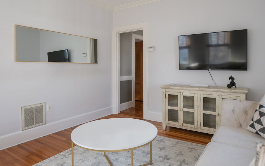 The Newport Haven - 3 Bedroom, 1 Bath In 5th Ward - Newport, RI