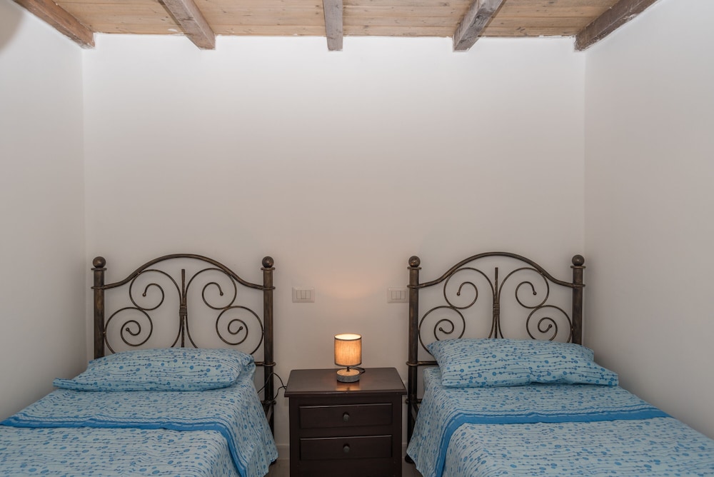 Villa Marisa Avec Piscine, Jardin & Wi-fi - Posada