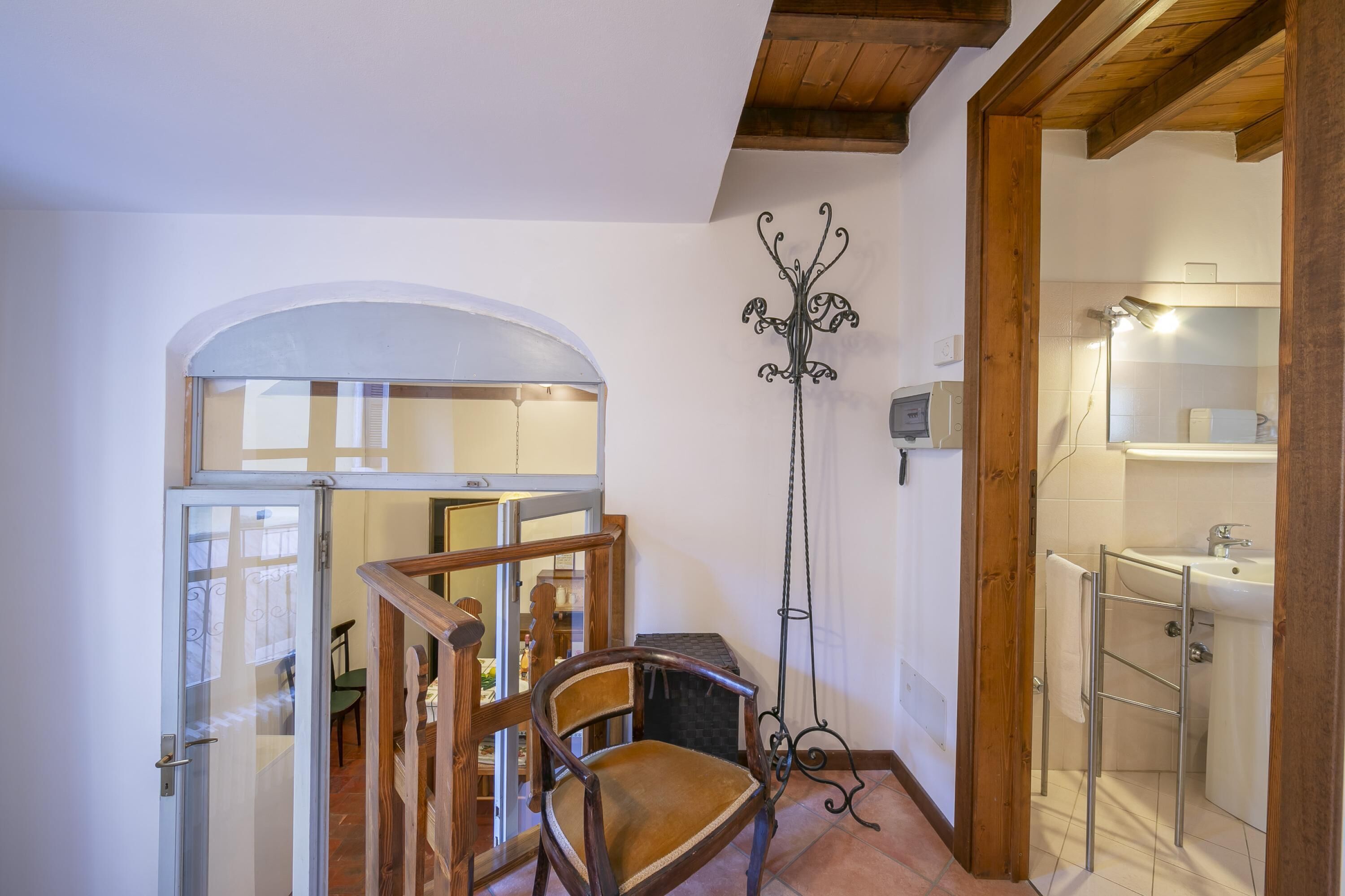 Apartamento standard, vários quartos (Gufo - Navy- 100m  Near Lake) | Banheiro | Chuveiro/banheira combinados, bidê, toalhas de banho, sabonete