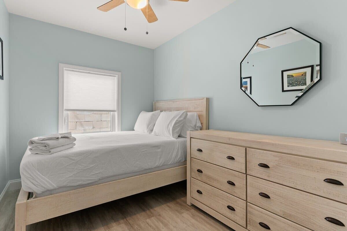 Fully Renovated | Steps To Beach | N St. Waves - Hampton Beach, NH