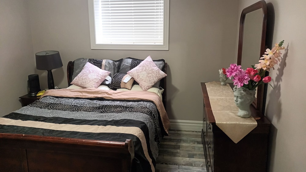 New Large Private Basement With Separate Entrance - Ontario