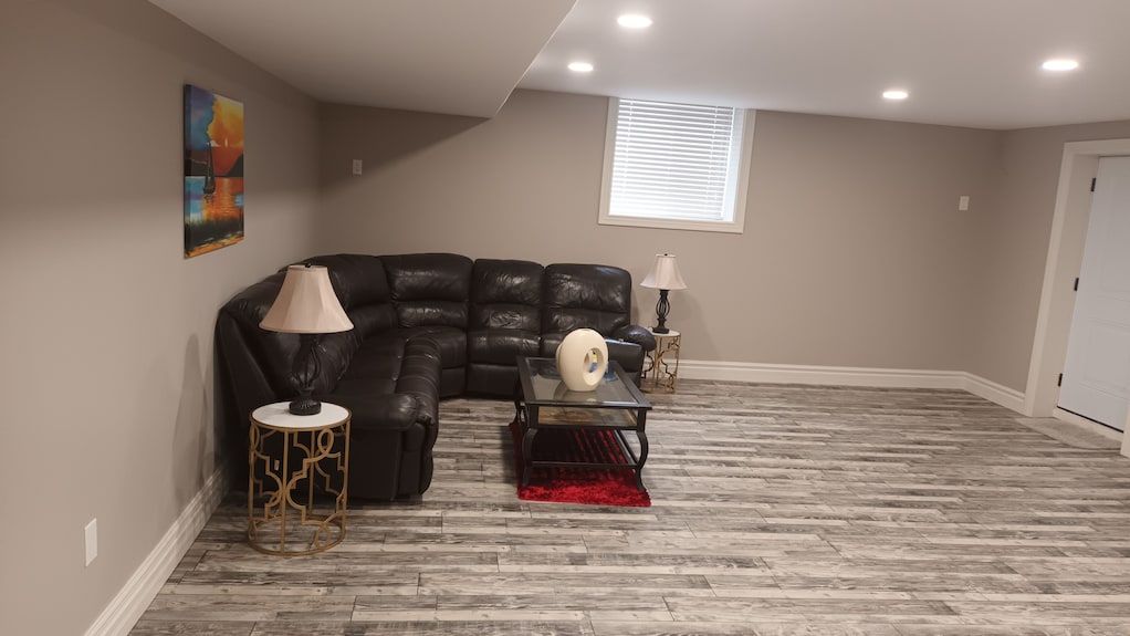 New Large Private Basement With Separate Entrance - Ontario
