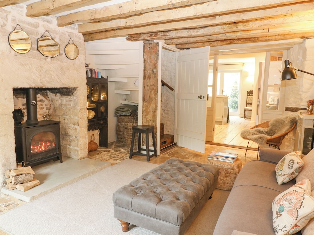 The Snug No 35 West End - Cotswolds